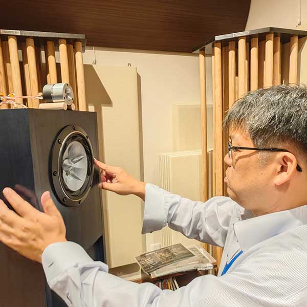 Unveiling the Secrets of Sound Creation from AKM’s Audio Room | STORIES | VELVET SOUND | AKM ...